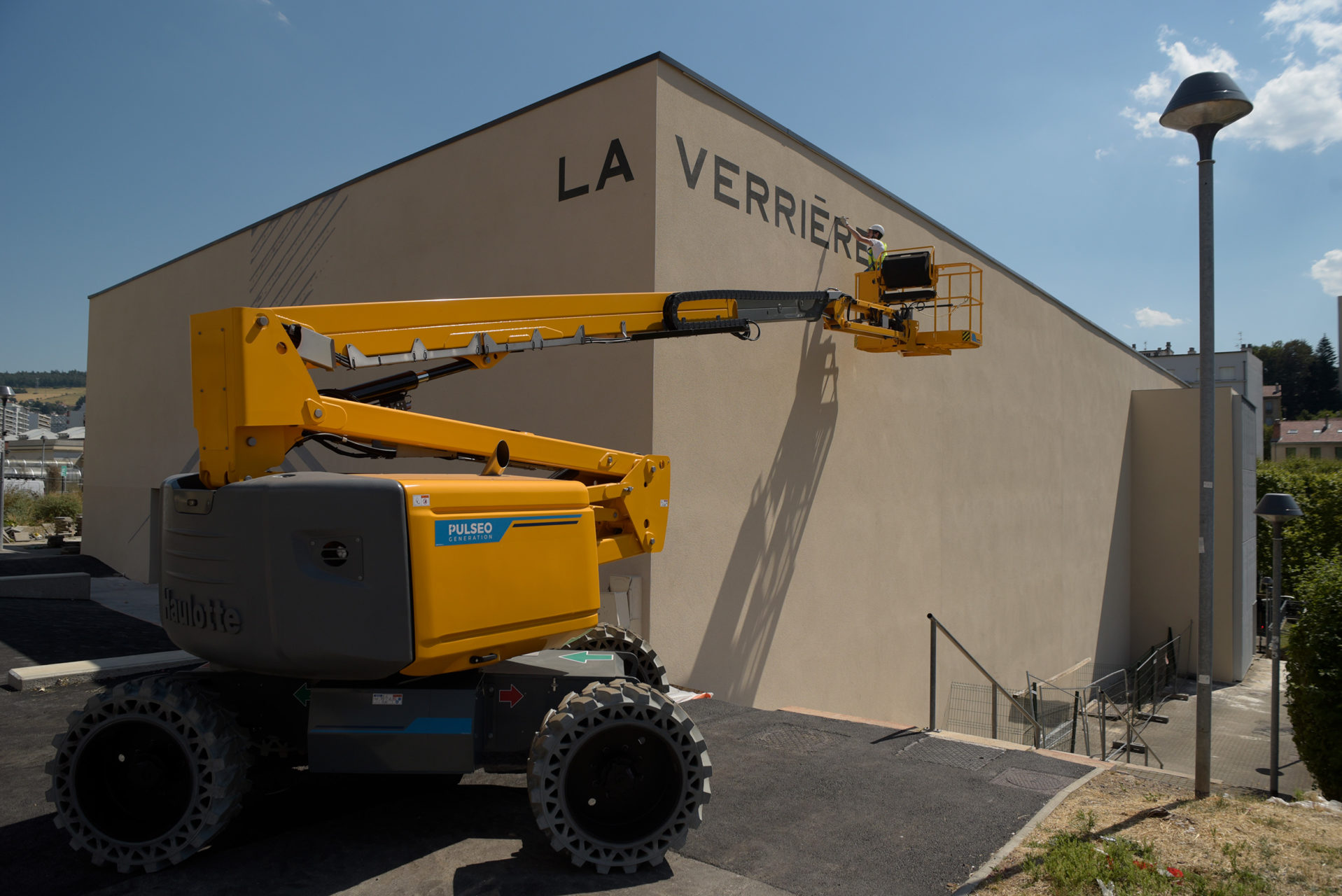 Wall design projects - Using MEWP's - Haulotte Blog