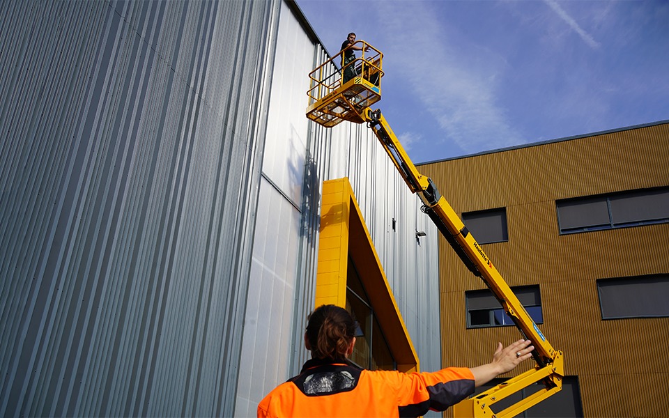 Navigating Tight Spaces Tips For Operating MEWPs In Confined Areas Navigating Tight Spaces Tips For Operating MEWPs In Confined Areas